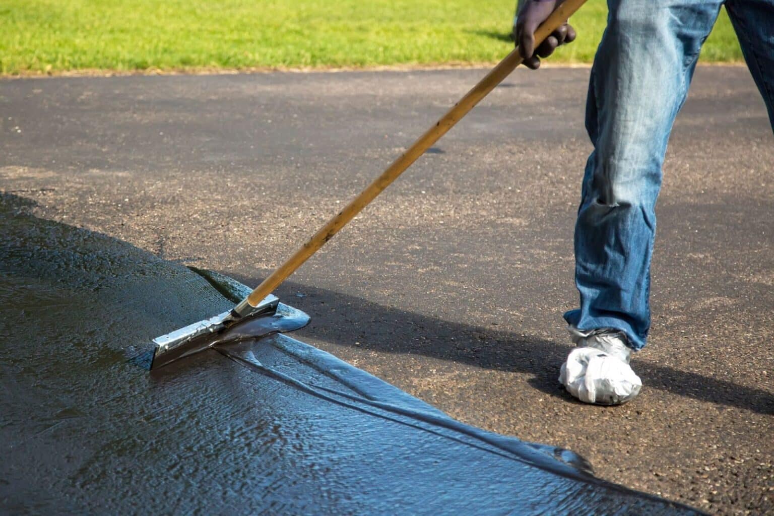 Driveway Resurfacing vs. Replacement: Which Is Right for You? | Asphalt ...